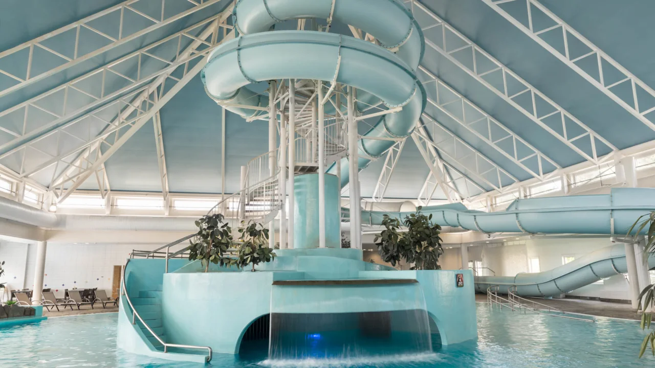 Indoor & outdoor pools in lovely Langesund | Strawberry