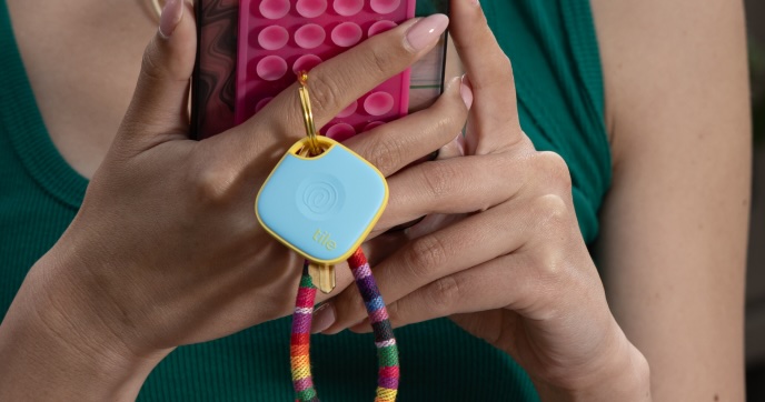 Tile Tracker | Bluetooth Trackers for Keys, Wallets, Phones, and More