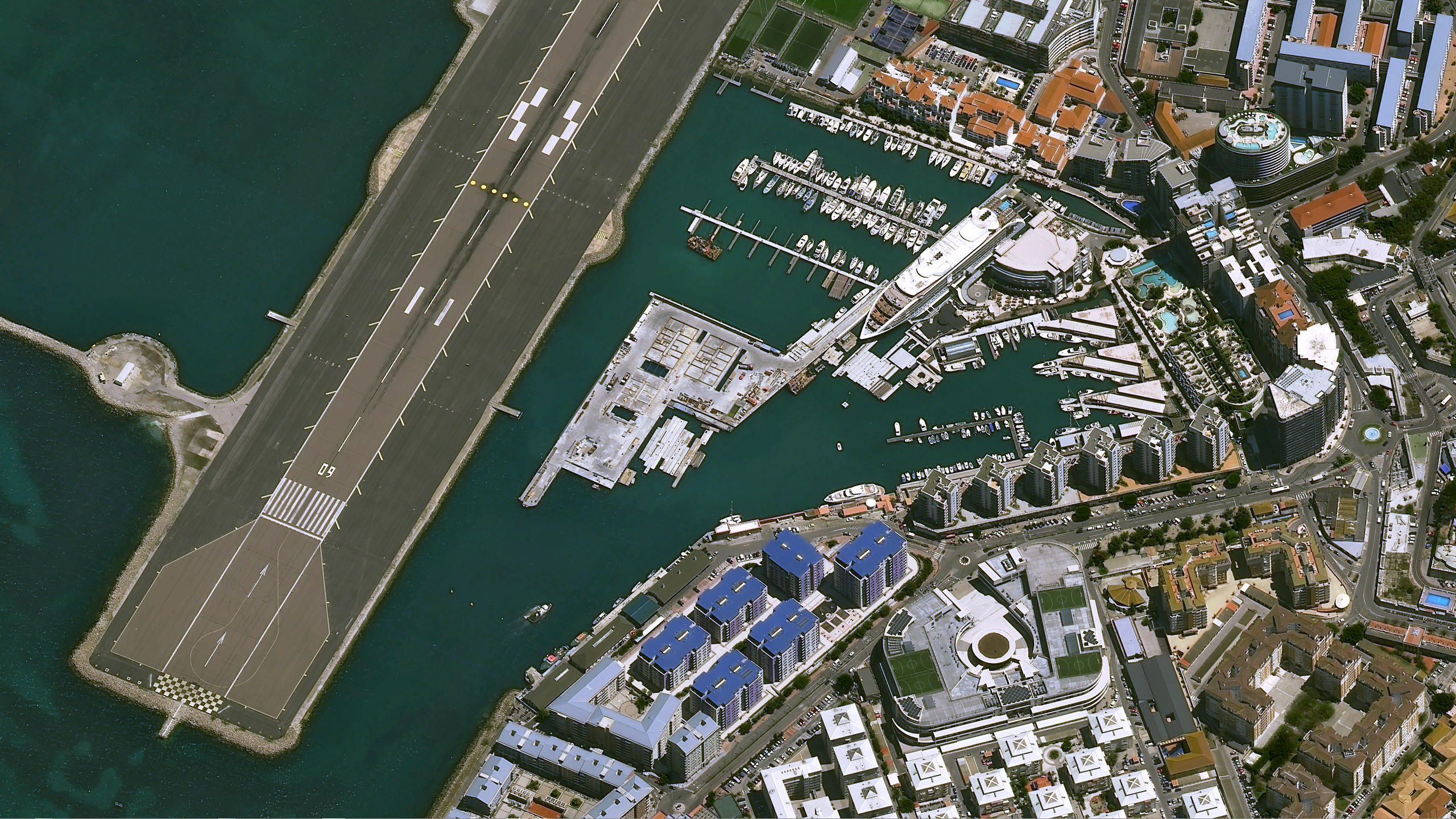 How satellite imagery helps with construction monitoring · UP42