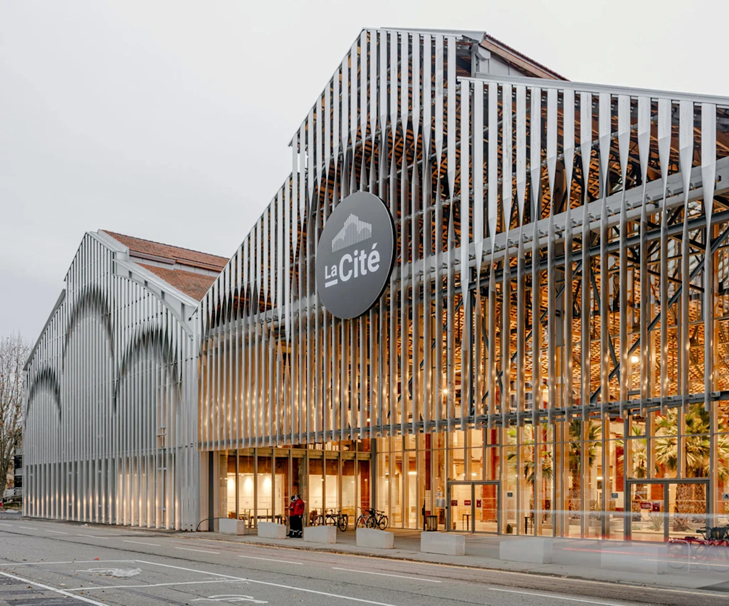 Mur Rideau VEC – Façade lisse et continue grâce au vitrage extérieur ...