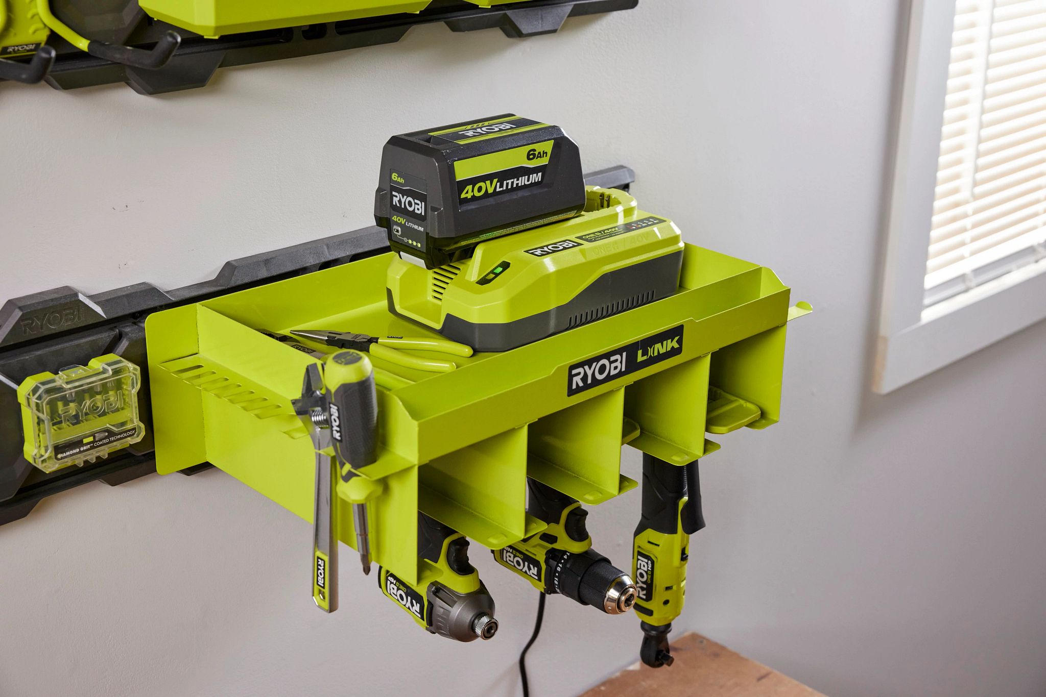 18V/40V Dual Platform Charger | RYOBI Tools