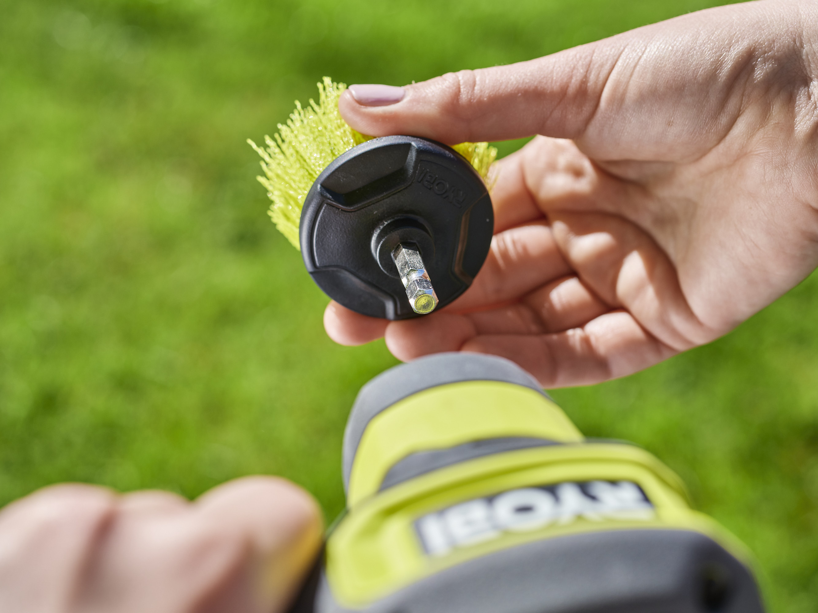 USB LITHIUM POWER SCRUBBER KIT | RYOBI Tools