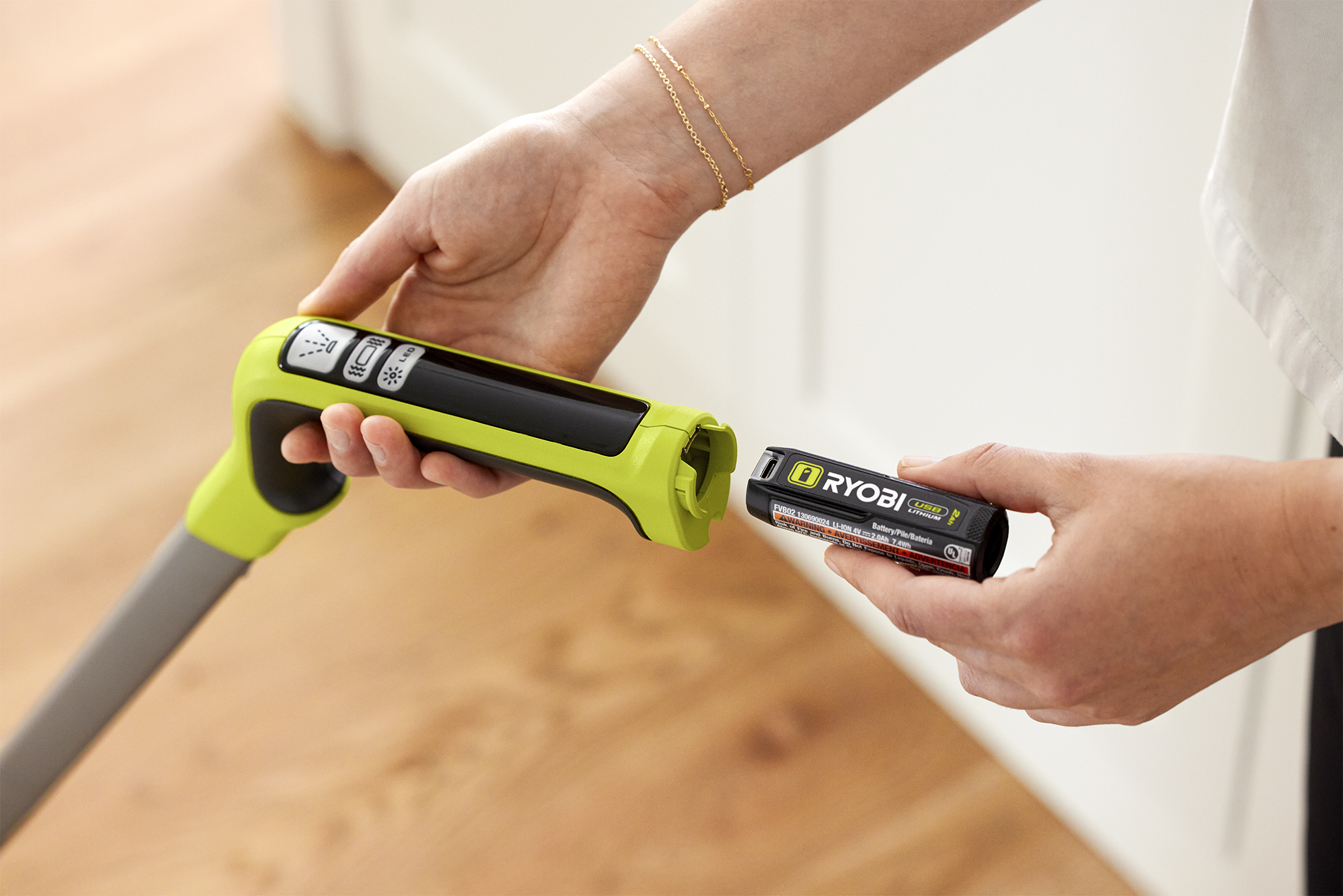 USB LITHIUM POWER SPRAY MOP KIT | RYOBI Tools