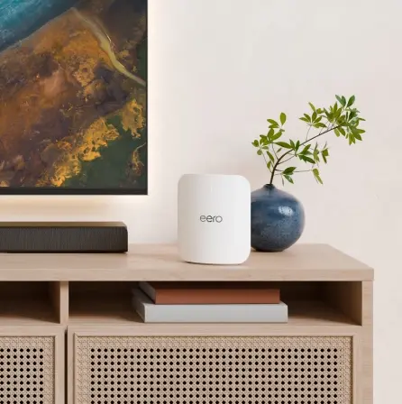 Easy-to-use wifi that’s also easy on the eyes.