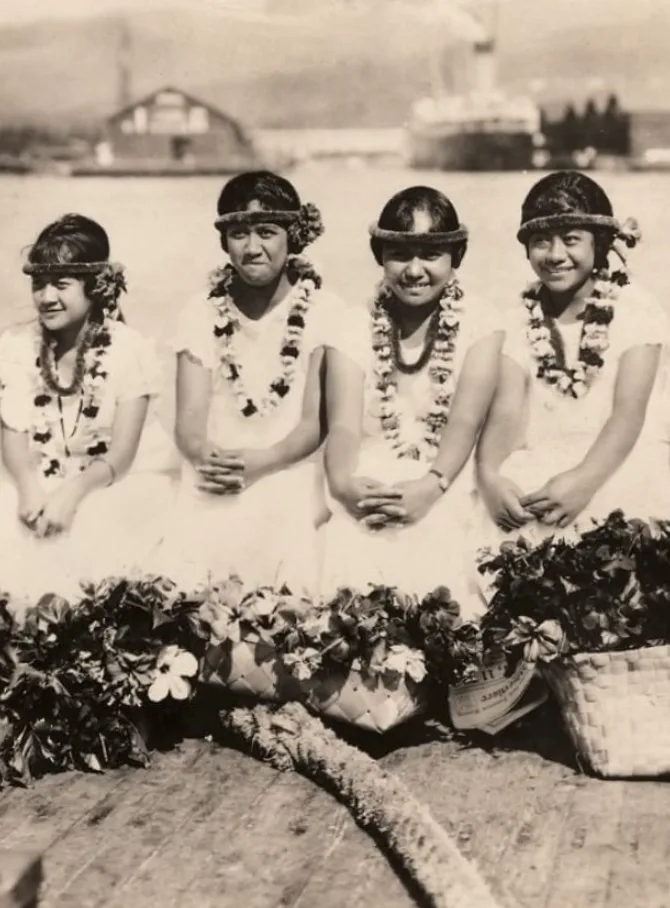 Hawaiian Lei: History & Traditions | PRIOR | PRIOR