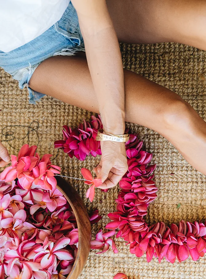 Hawaiian Lei: History & Traditions | PRIOR | PRIOR