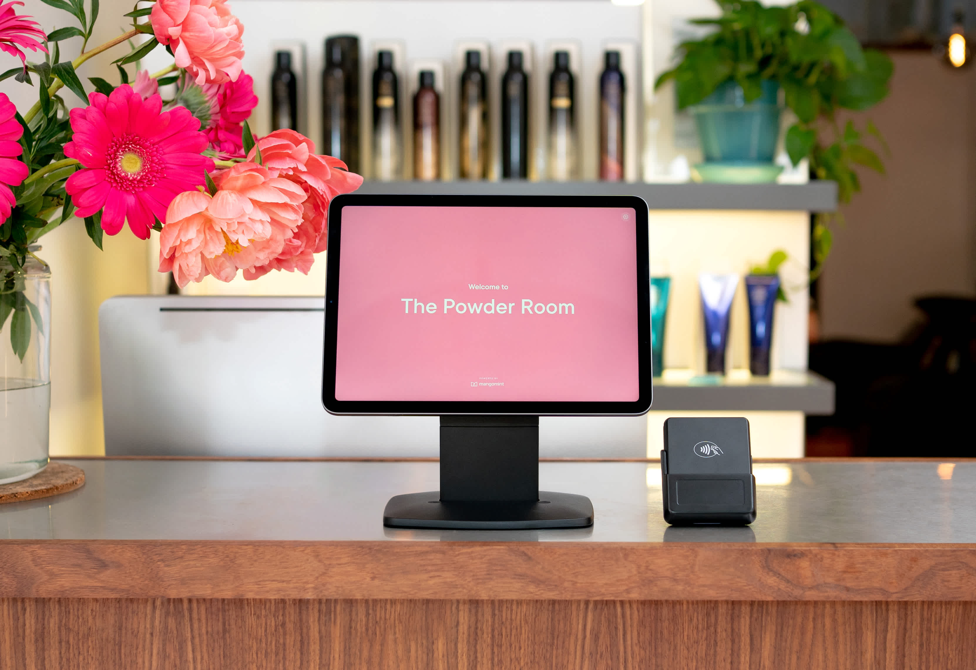 Front Desk Display | Mangomint