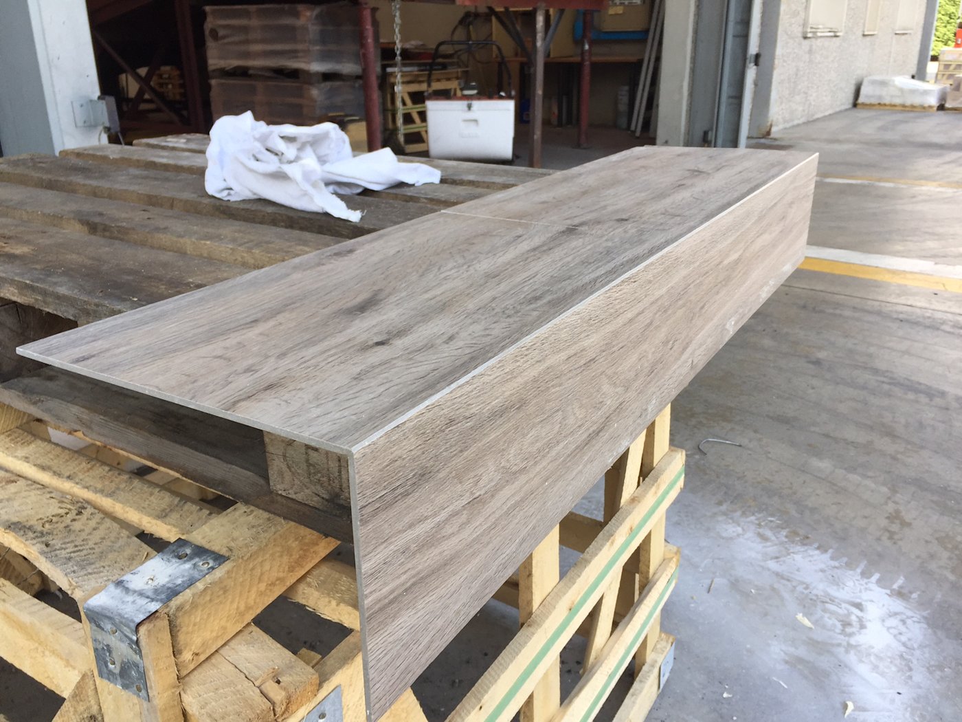 Gradino Costa Retta a Elle su misura per scale - Battiscopa e pezzi ...