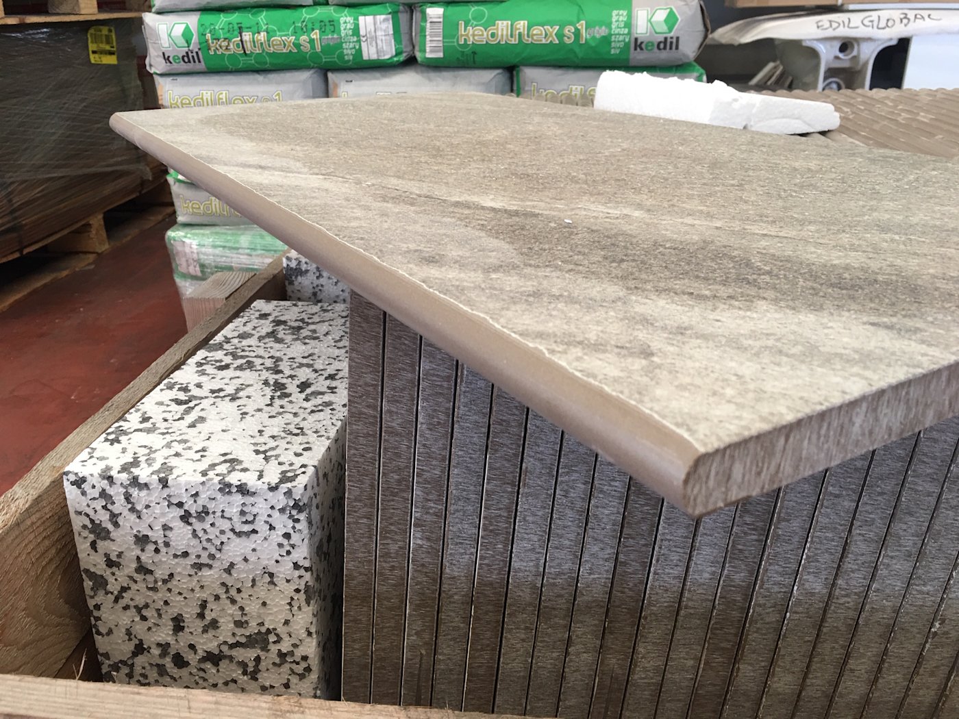 Gradone Scala in gres da 2 cm di spessore toro - Lavorazioni Ceramiche ...