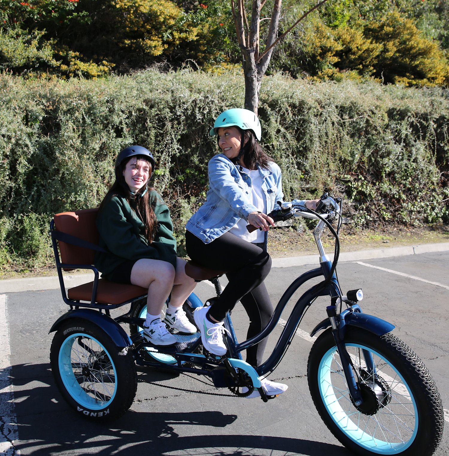 Kids Going Wild Over This Electric Rickshaw Bike | The Ultimate Fun ...