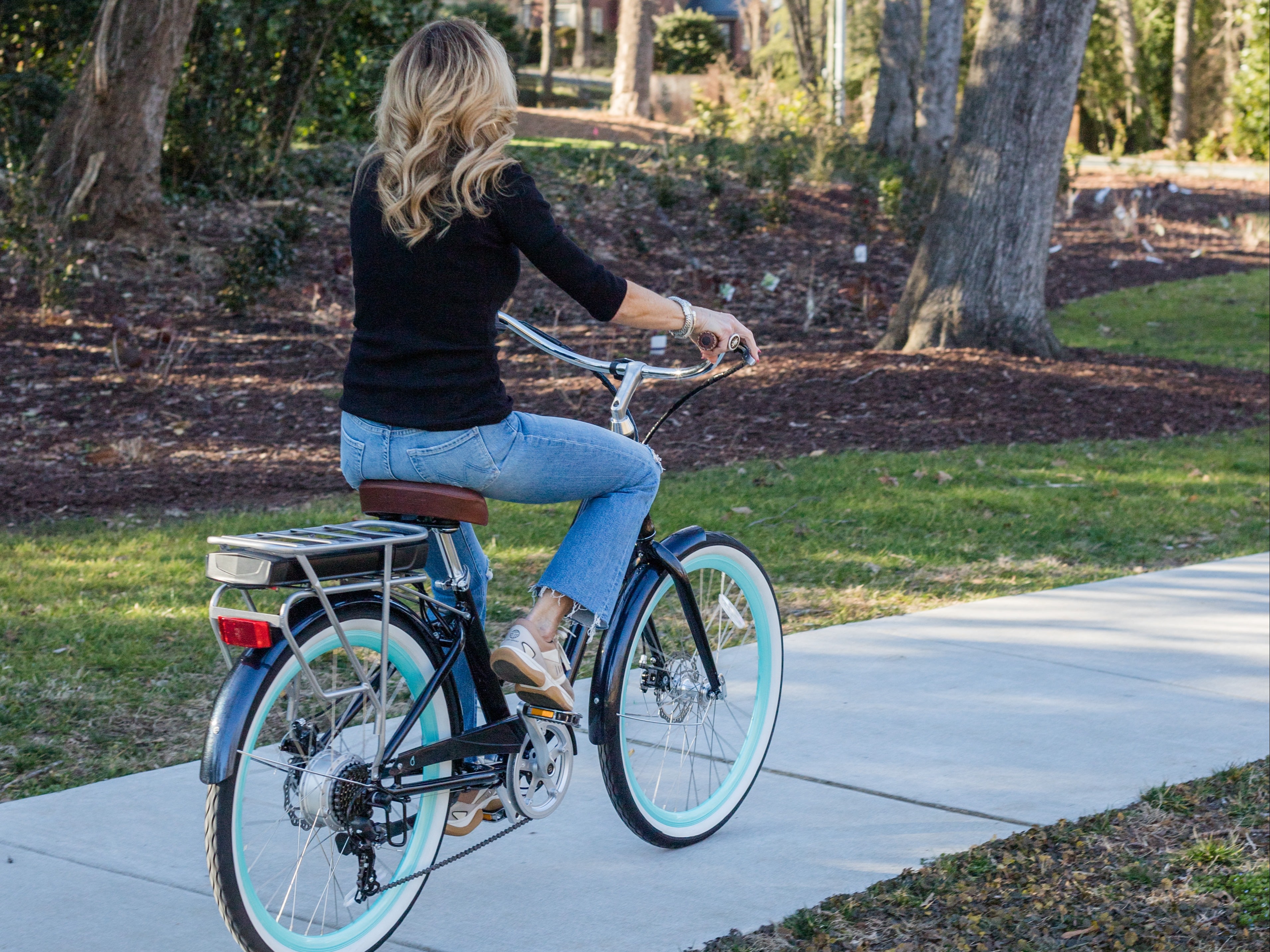 Riding in Style: Top 2 Electric Beach Cruiser Bikes from Trying 20 ...