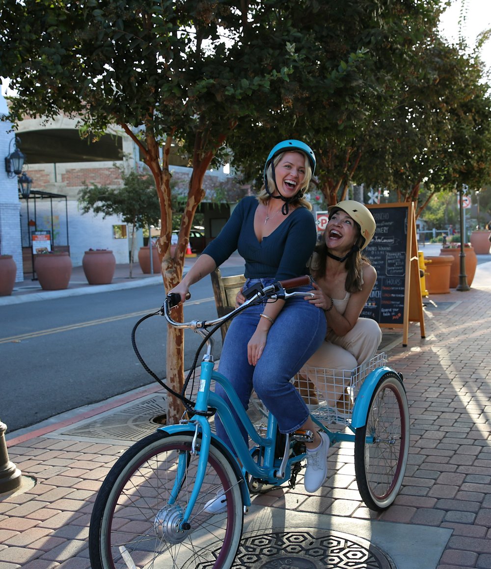 Best Bikes for Mom for Christmas - Top Gift Ideas for Cycling Moms