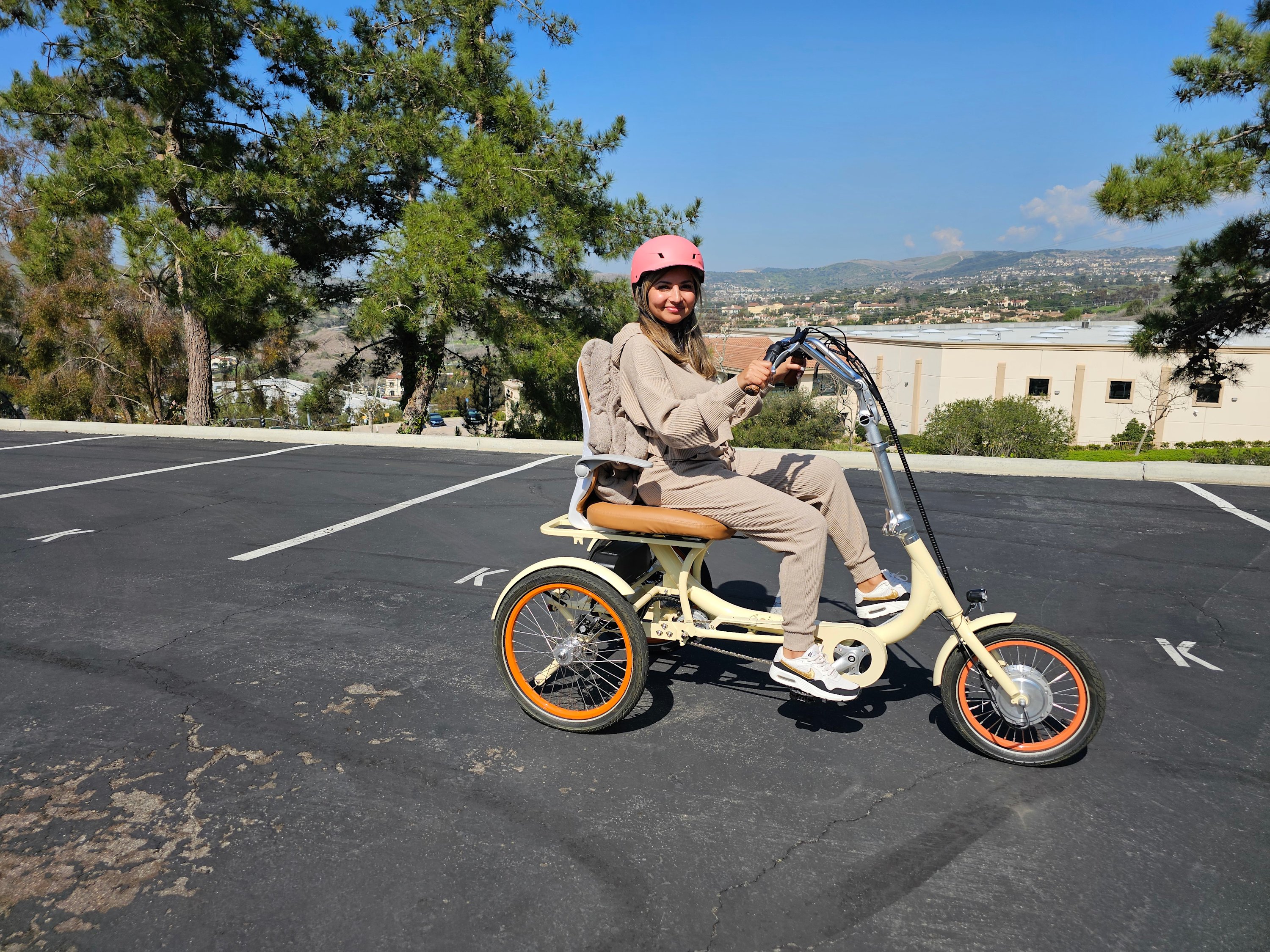 Innovative Electric Recumbent Trike: A Game-Changing E-Trike with Pedals!