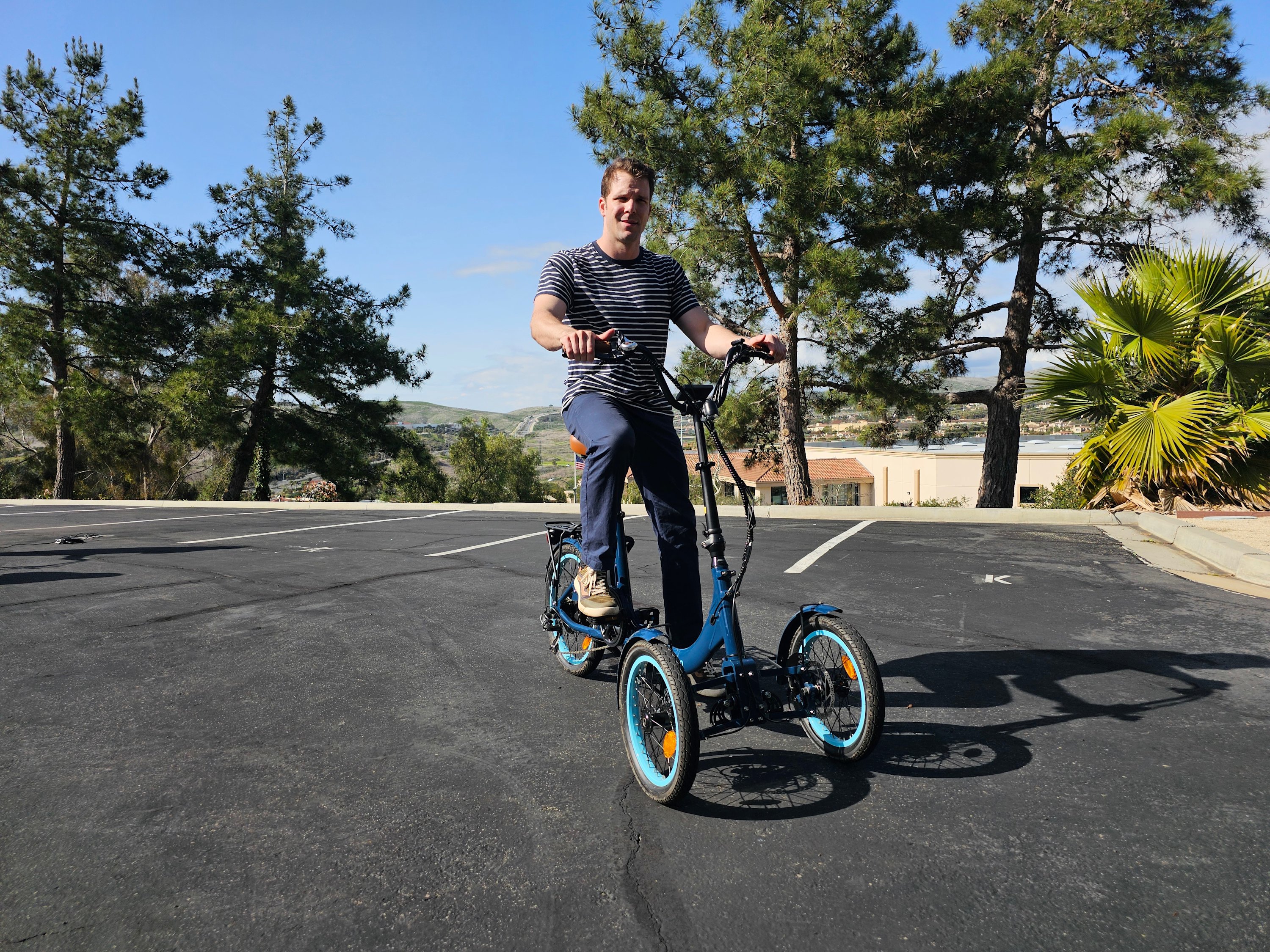 Reverse E-Trike vs. Conventional Tricycle: Turning Comparison Revealed!