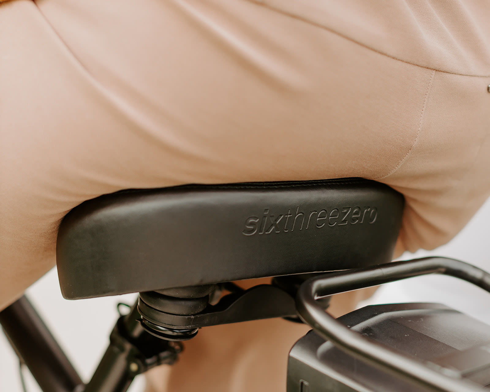 4 Incredible Bike Seats for Heavy Riders: Extra Wide, Comfortable ...