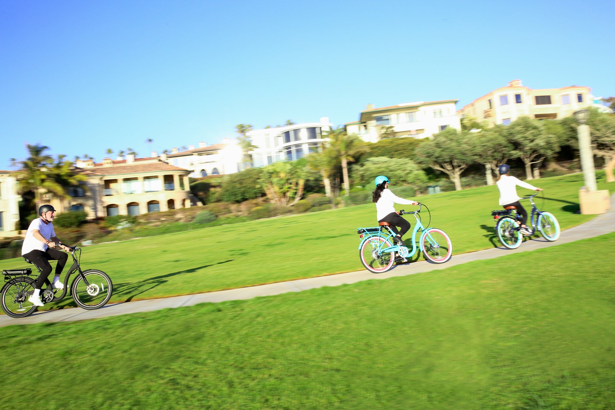 Unforgettable Moment: Watch a 55-Year-Old's First Ever E-Bike Ride and ...