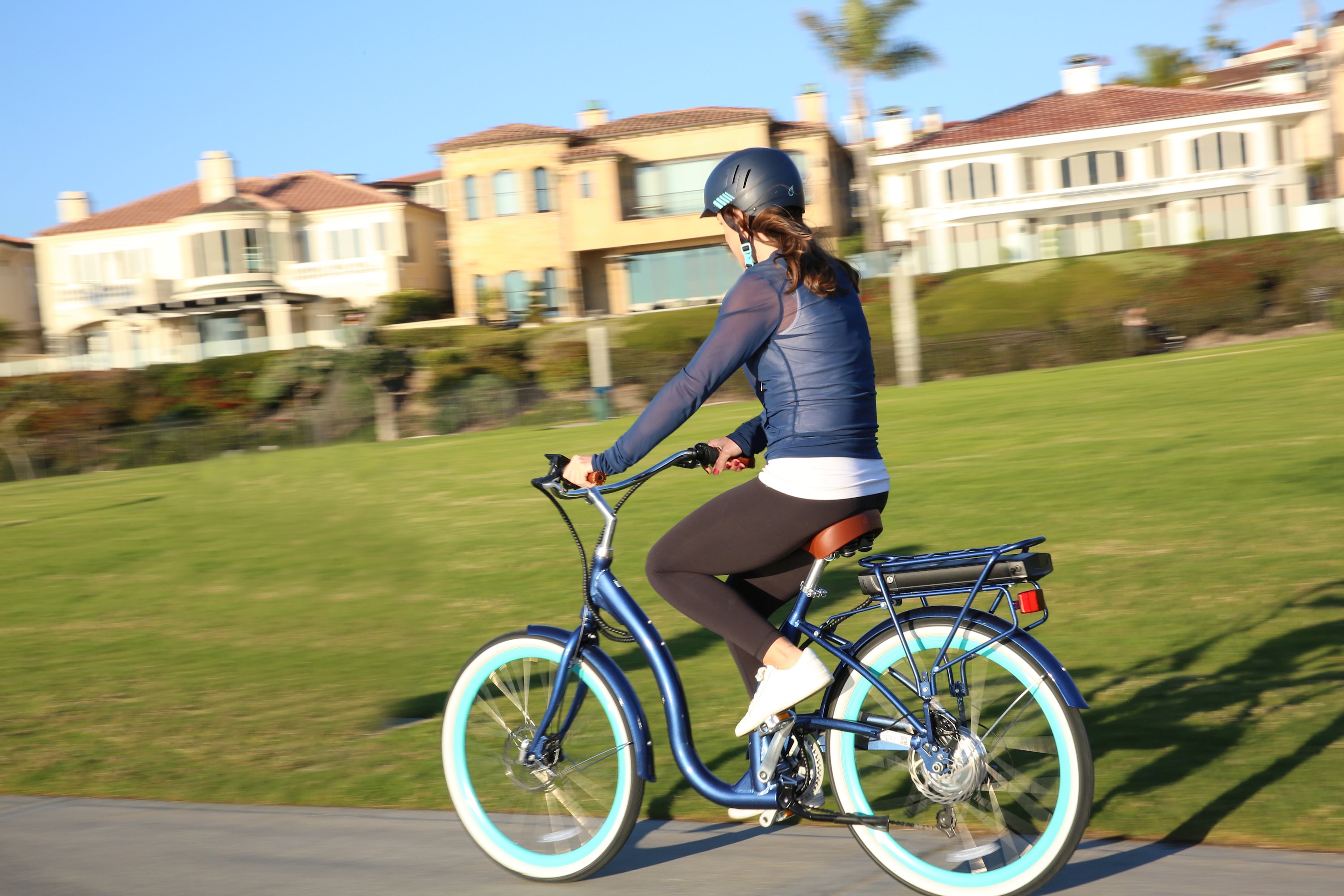 Unforgettable Moment: Watch a 55-Year-Old's First Ever E-Bike Ride and ...