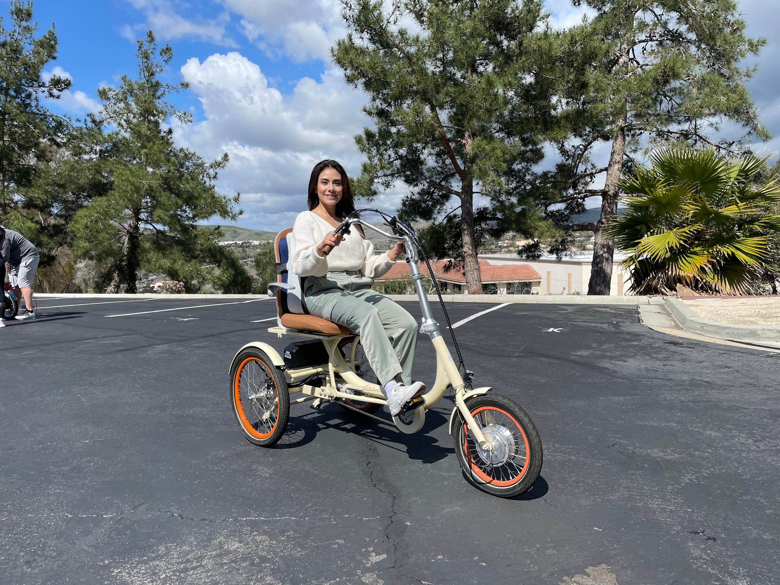 Innovative Electric Recumbent Trike: A Game-Changing E-Trike with Pedals!
