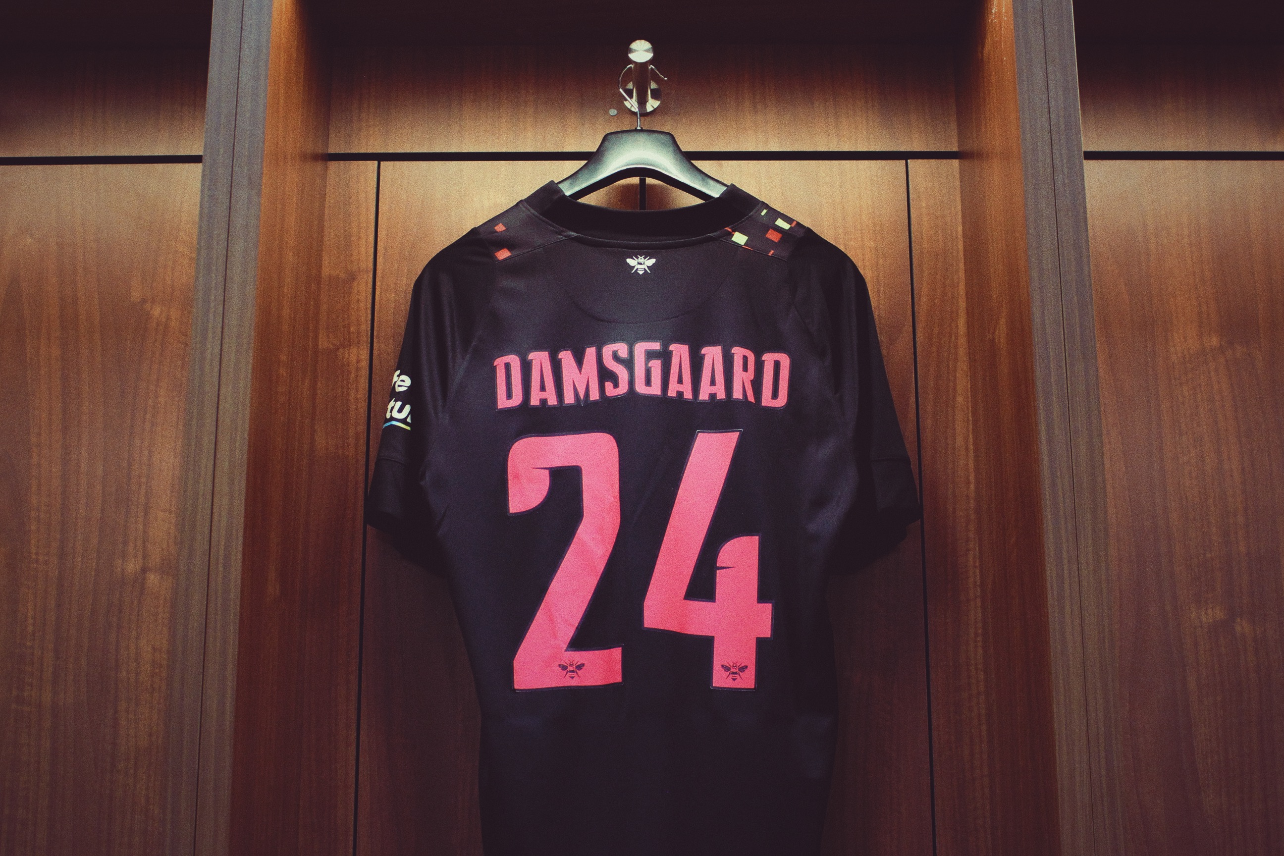 Mikkel Damsgaard handed No. 24 shirt | Brentford FC