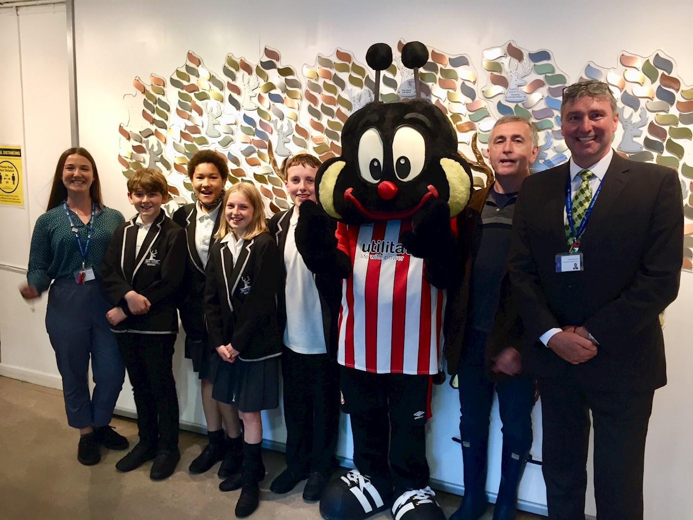 Buzz a special guest as new beehive is installed at Grey Court School ...