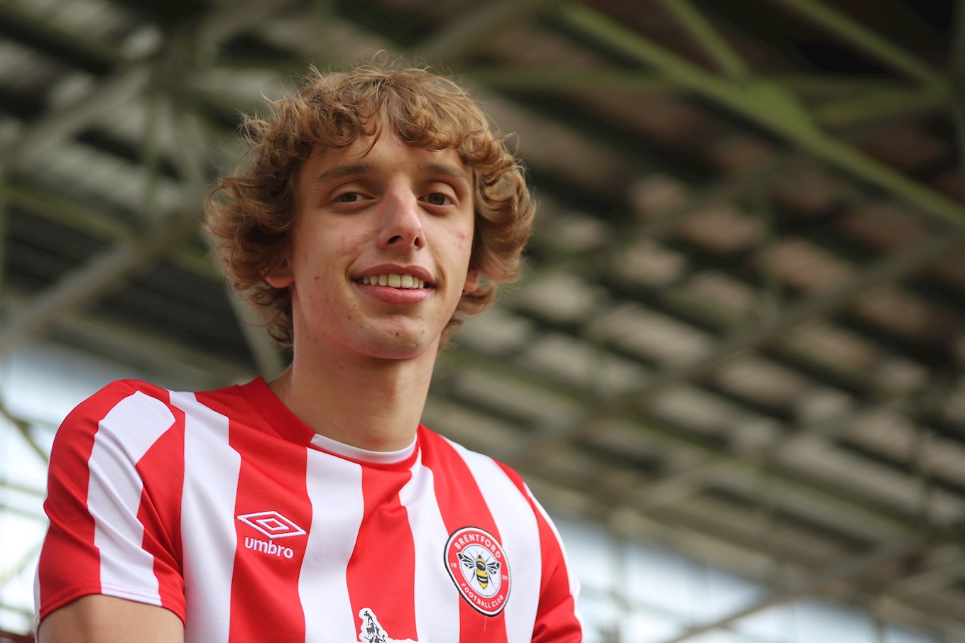 Max Wilcox signs for Brentford B | Brentford FC
