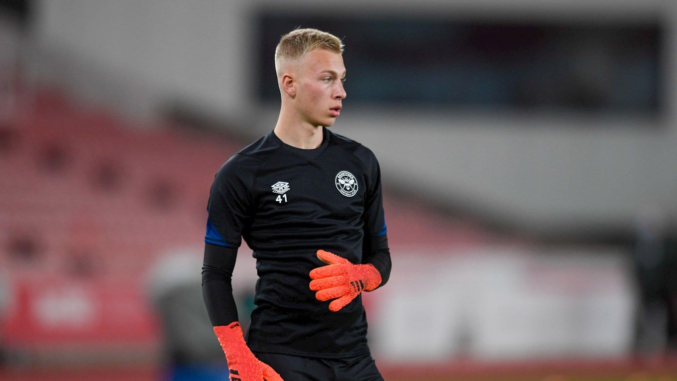 Matthew Cox signs six-year deal to 2028 | Brentford FC