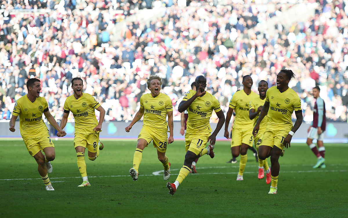 Bees in partnership to tell story of 2021/22 in new book | Brentford FC