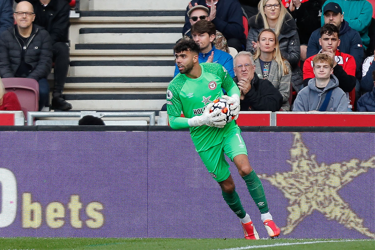 David Raya sustains knee injury | Brentford FC