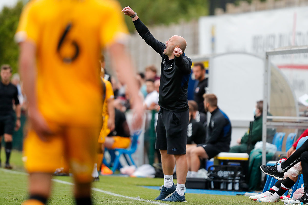Neil MacFarlane: "The players are in a fantastic position" | Brentford FC