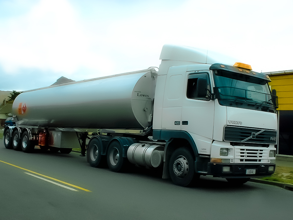Lowes | Bulk Bitumen Road tankers