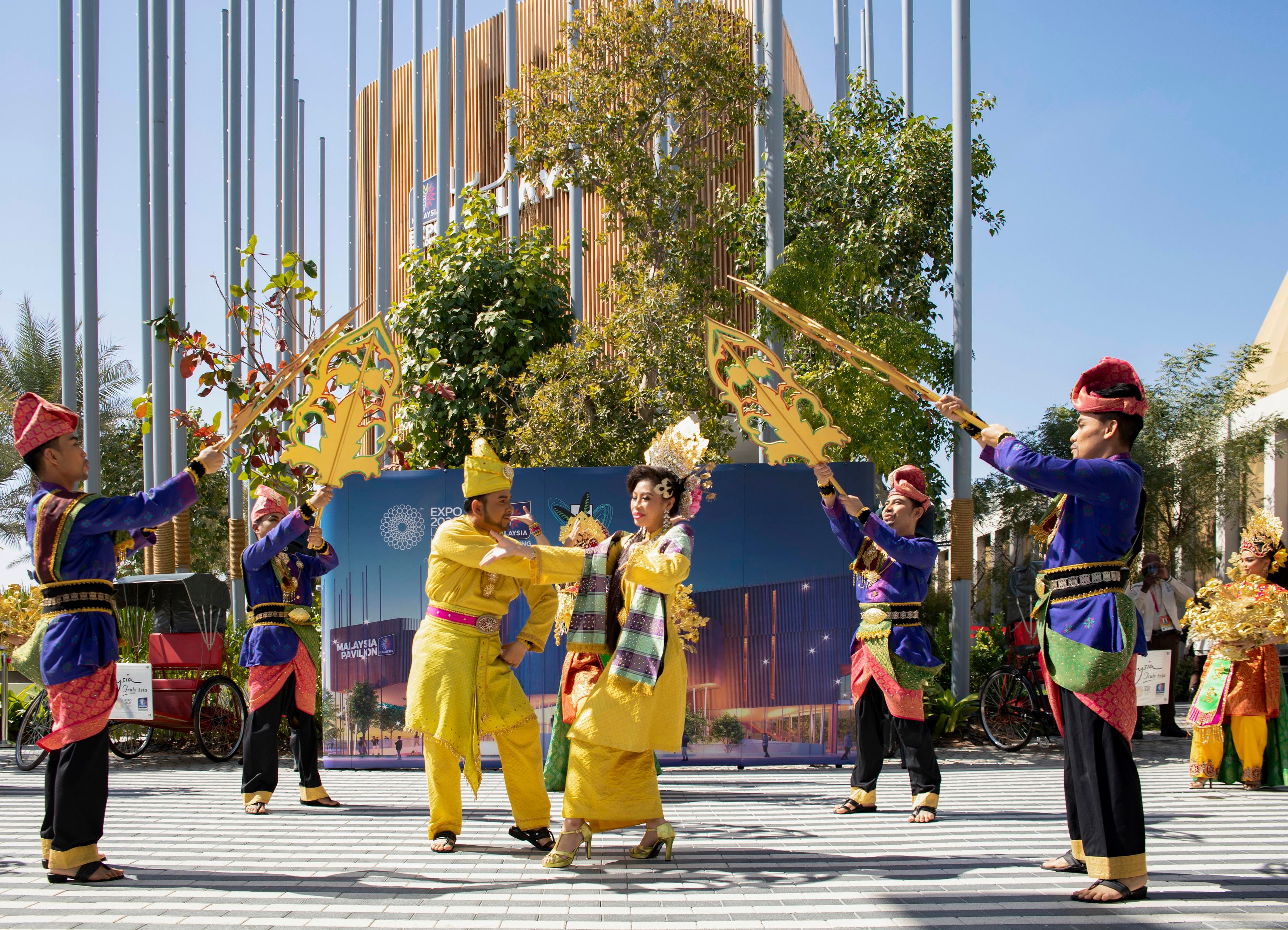 United Kingdom: The Queen's Royal Baton Relay | World Expo