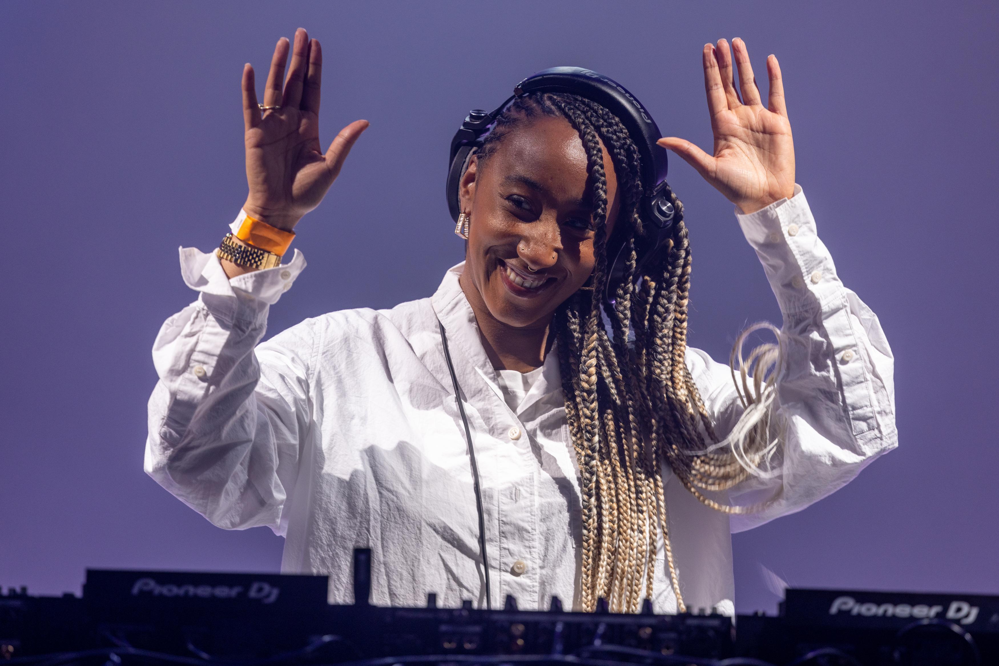 United Kingdom: DJ Jamz Supernova | World Expo