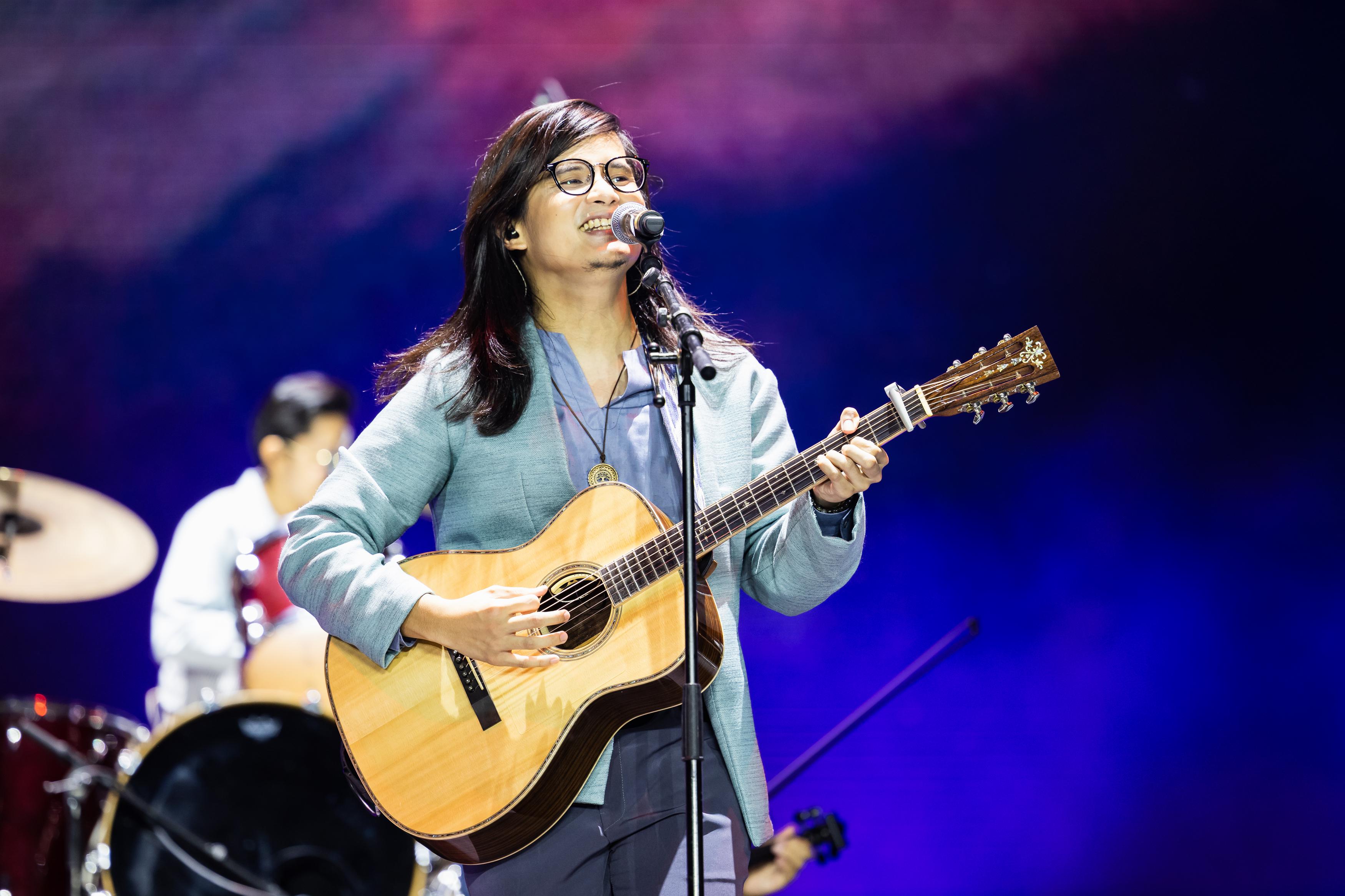 Ben&Ben | World Expo