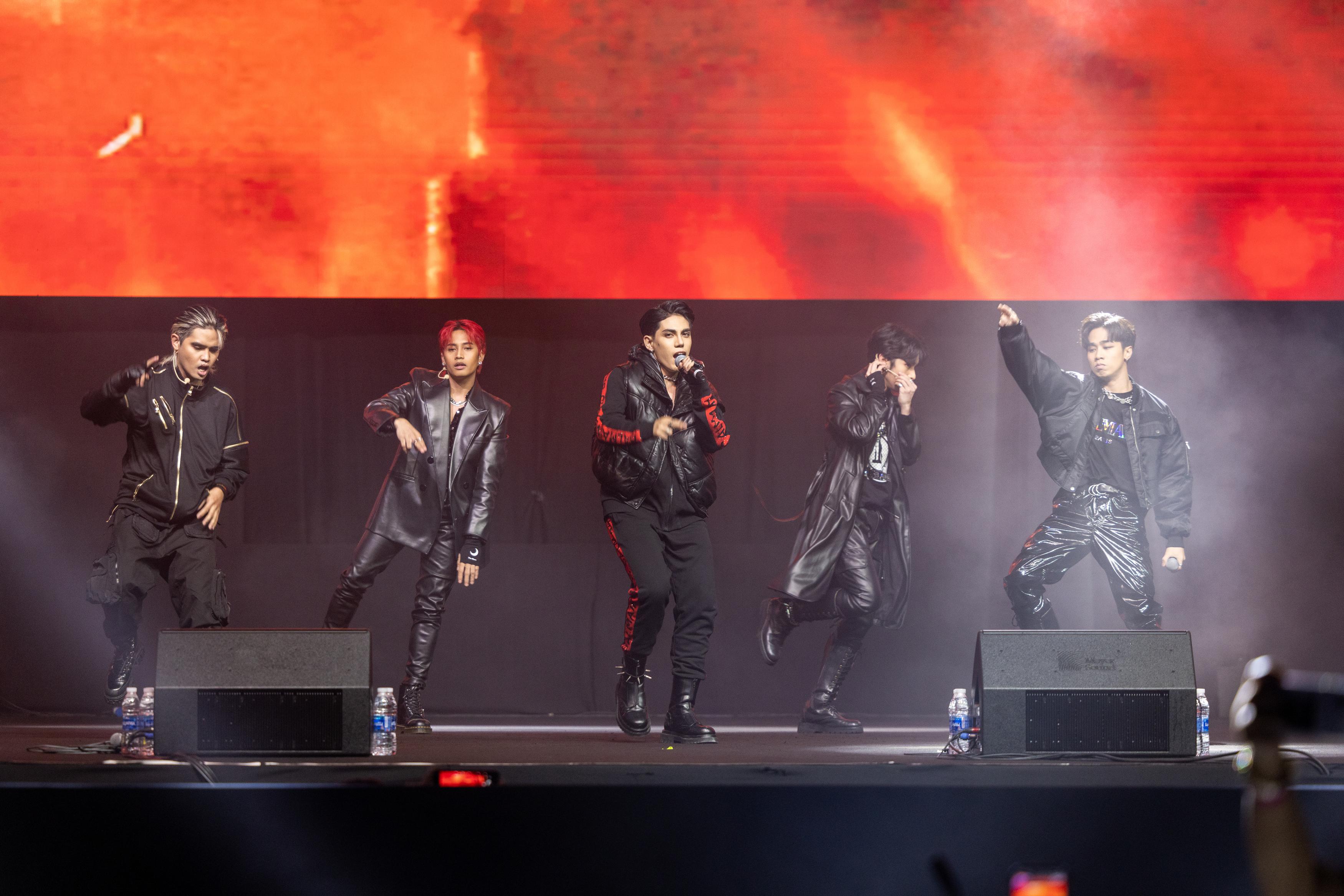 SB19 and Zephanie | World Expo