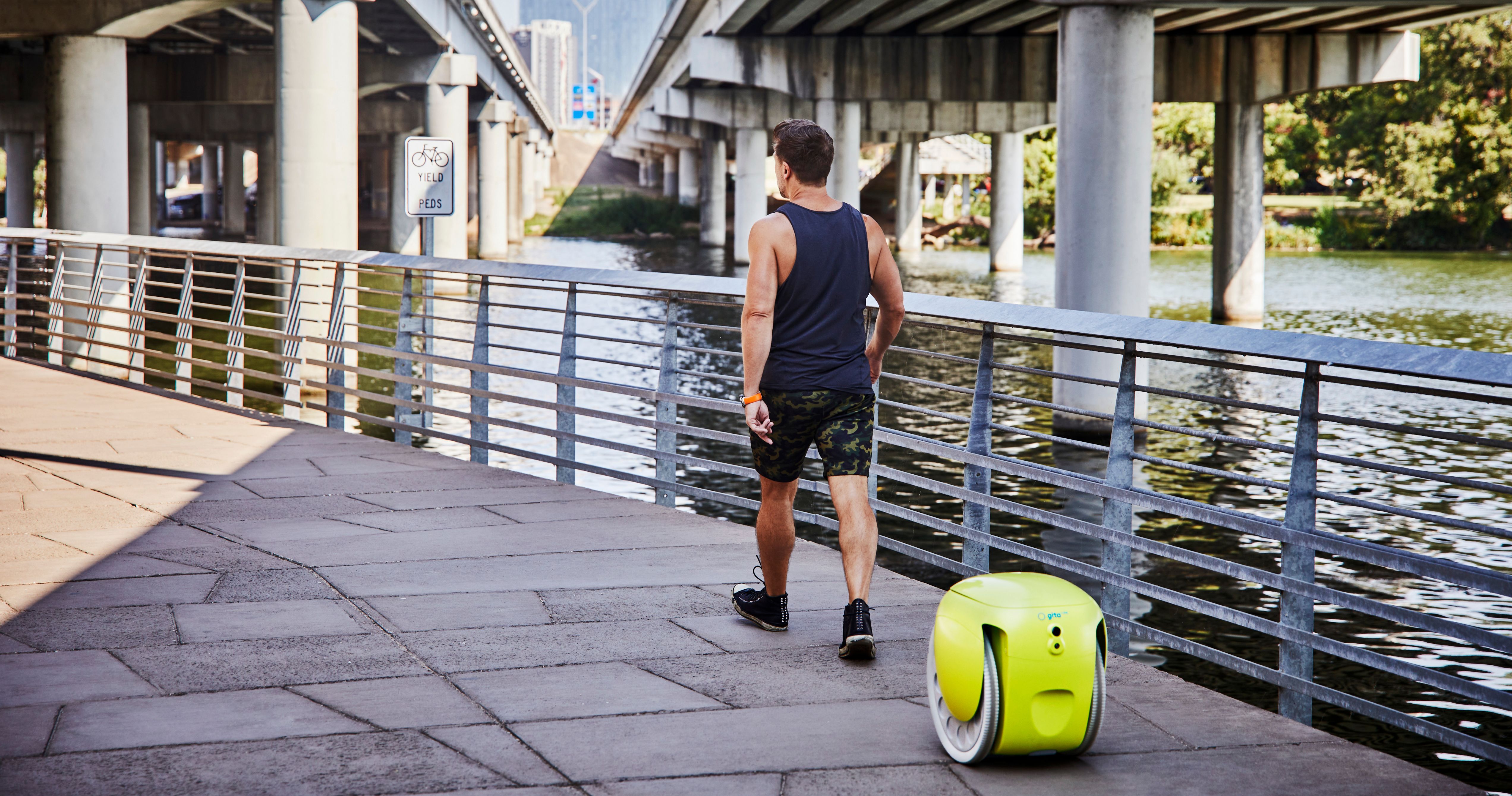 gita robots - Piaggio Fast Forward