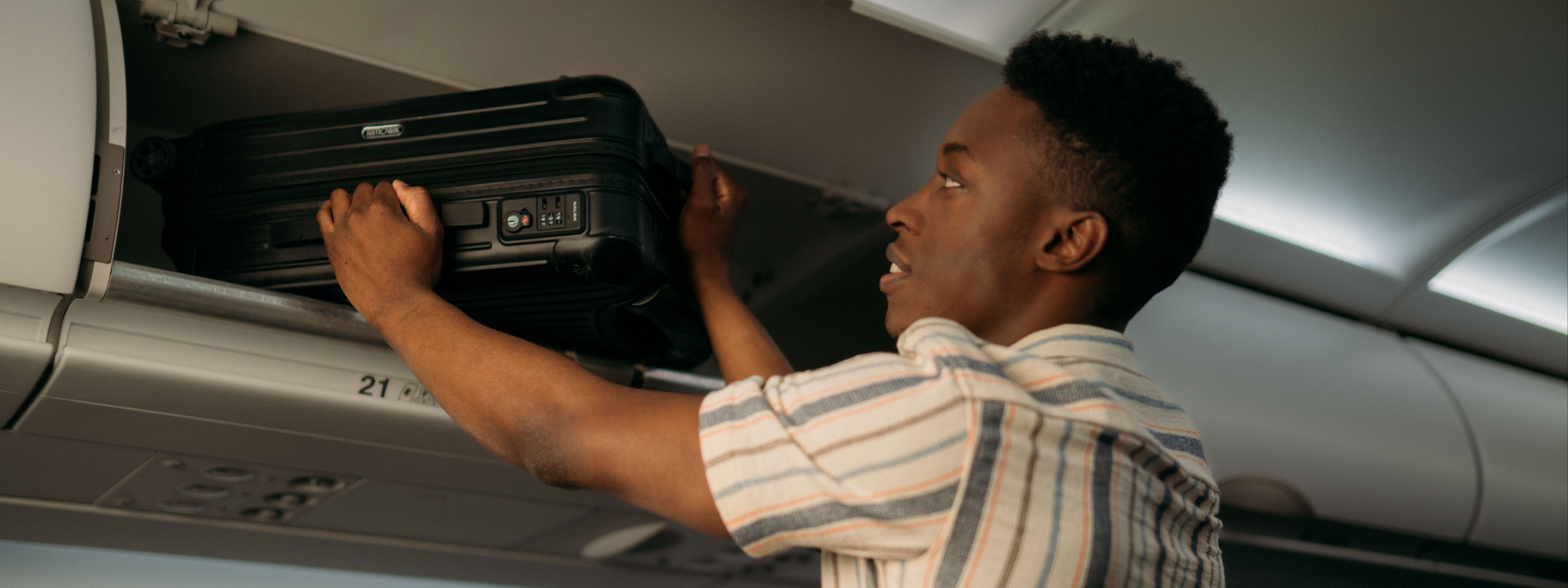 Carry On Baggage – Size and Weight Limits | SAS