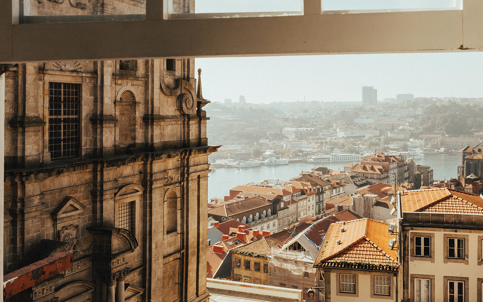 Affordable Flights to Porto | Convenient Departures | SAS