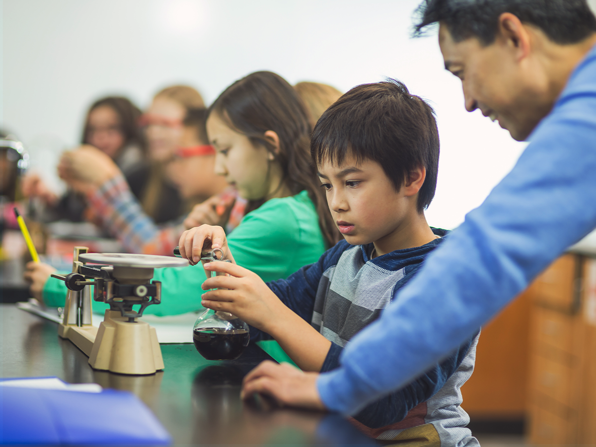 4 tips for teaching STEM to kids who learn and think differently