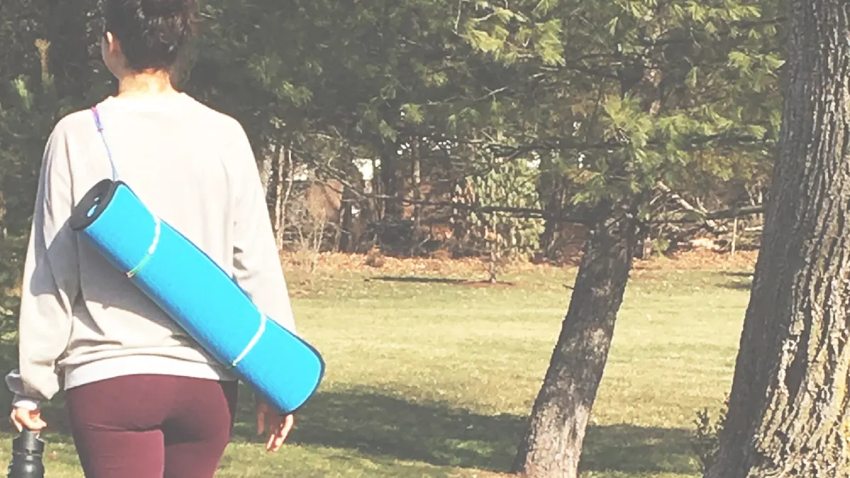 DIY: Make Your Own No-sew Yoga Mat Holder