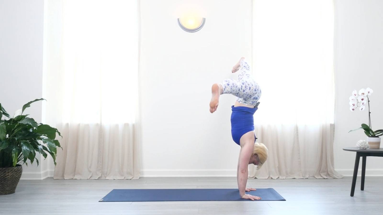 30-Minute Handstand Flow Class