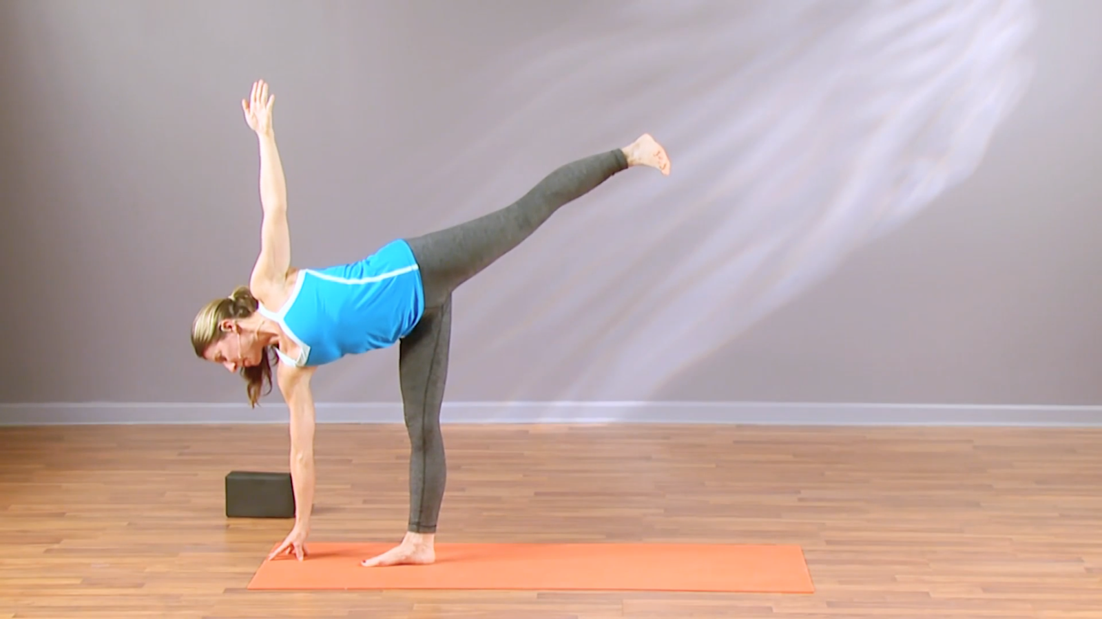 Mini-Tutorial: Ardha Chandrasana (Half Moon Pose)