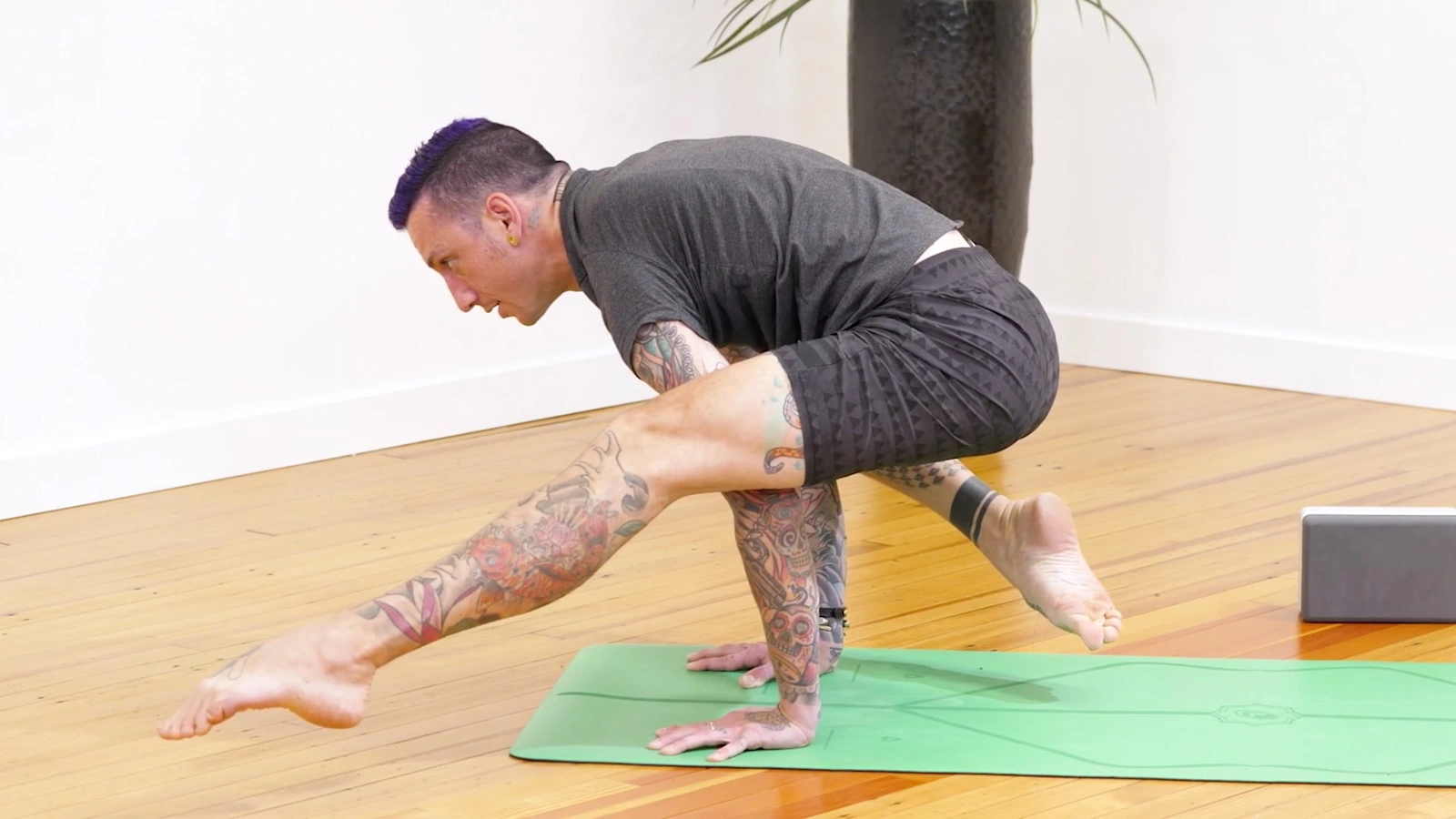 Single-Leg Crow Flow