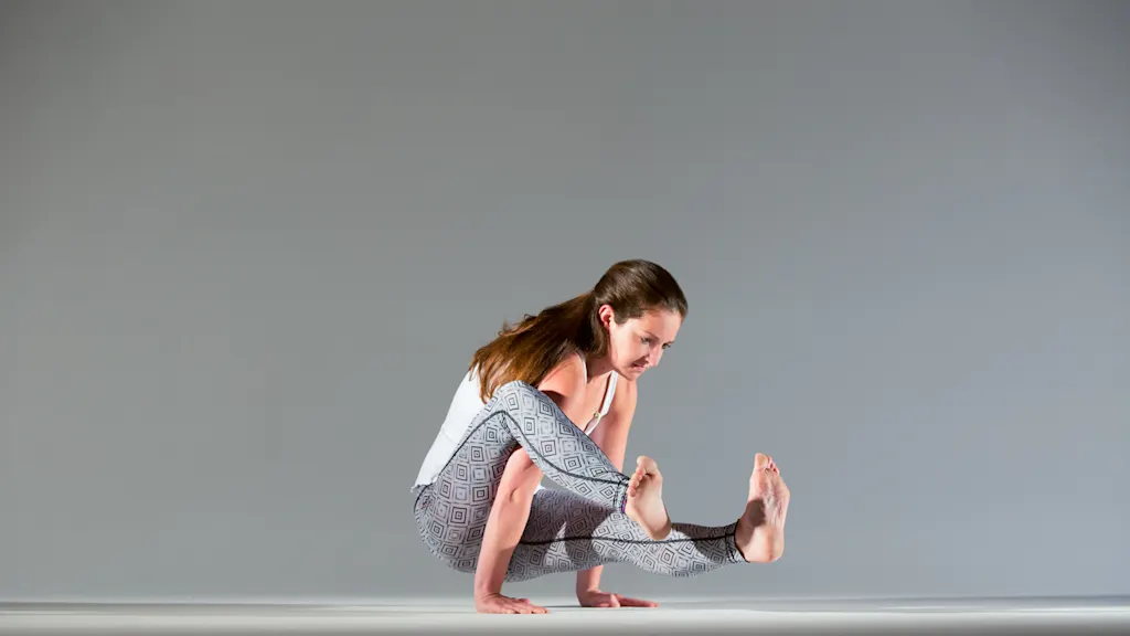 Arm Balance Breakdown: A Guide to Shoulder-Pressing Pose