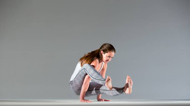 Arm Balance Breakdown: A Guide to Shoulder-Pressing Pose