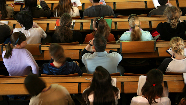 7 Examples of Career Goals for College Students | Indeed.com