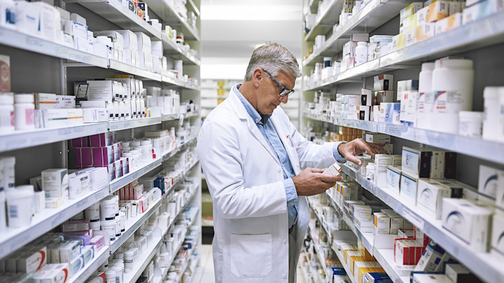 What Is A Pharmacist? Responsibilities, Skills And Career Options ...