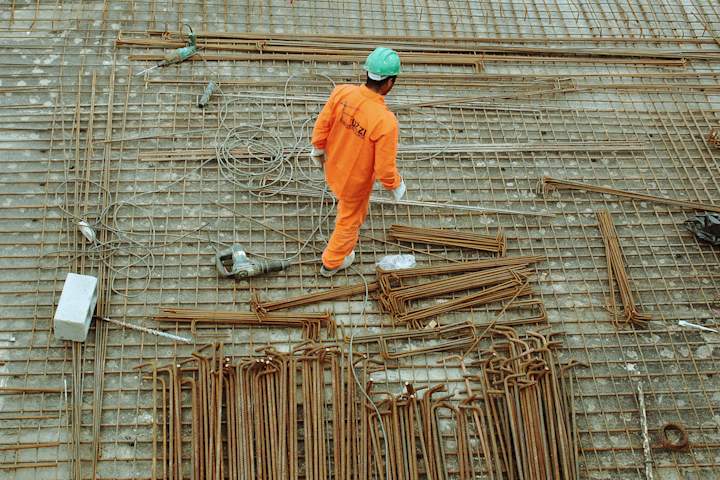 What does a steel fixer do? (With responsibilities) | Indeed.com UK