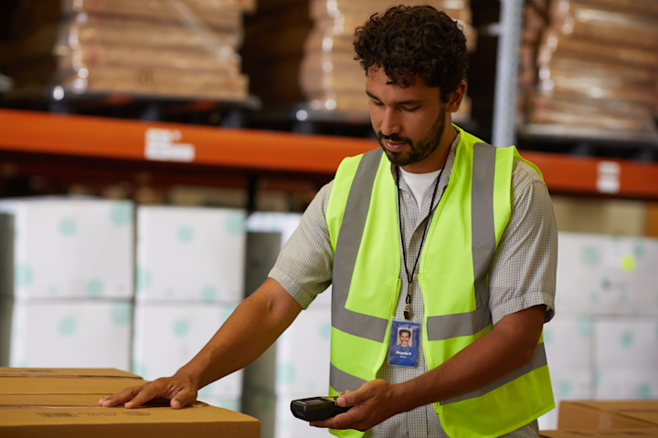 How to Write a Receiving Associate Resume (With Tips) | Indeed.com Canada