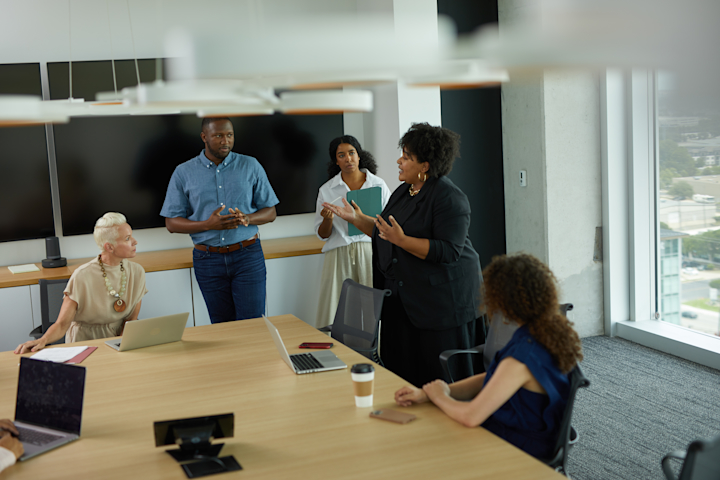 Wat doet een teamleider? Functie, taken en salaris op een rij | Indeed ...
