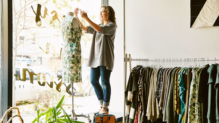 How to Write a Fashion Merchandiser Resume (With Example) | Indeed.com ...